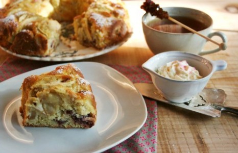 Cake aux pommes et aux airelles | Miam Chouchie